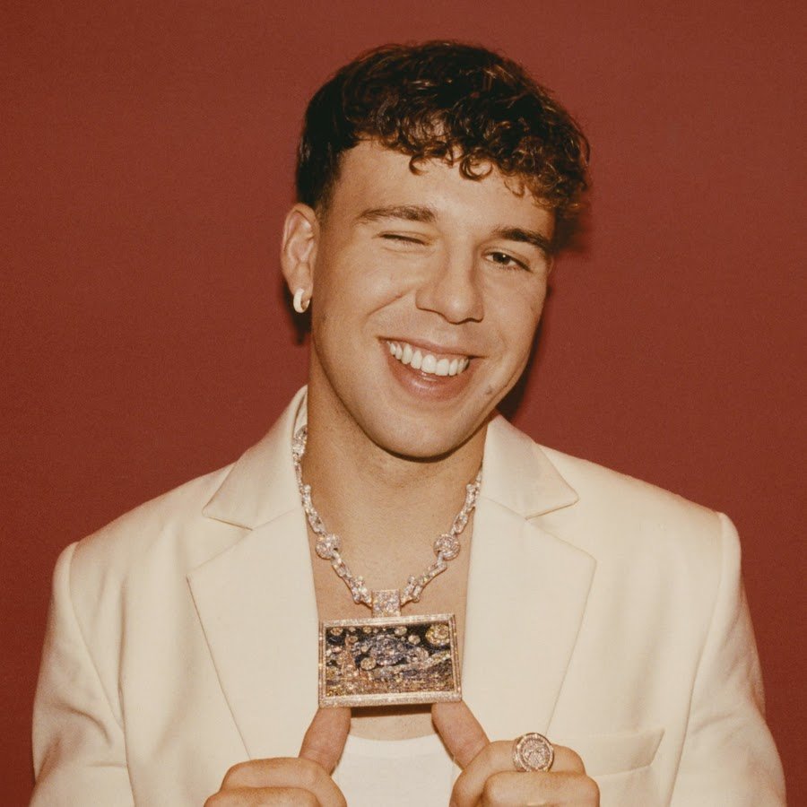 Quevedo | Productos oficiales y próximos conciertos